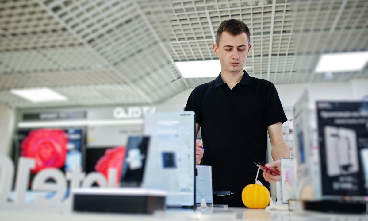 Smart Stand Design for Brand Awareness & Engagement | Millennial